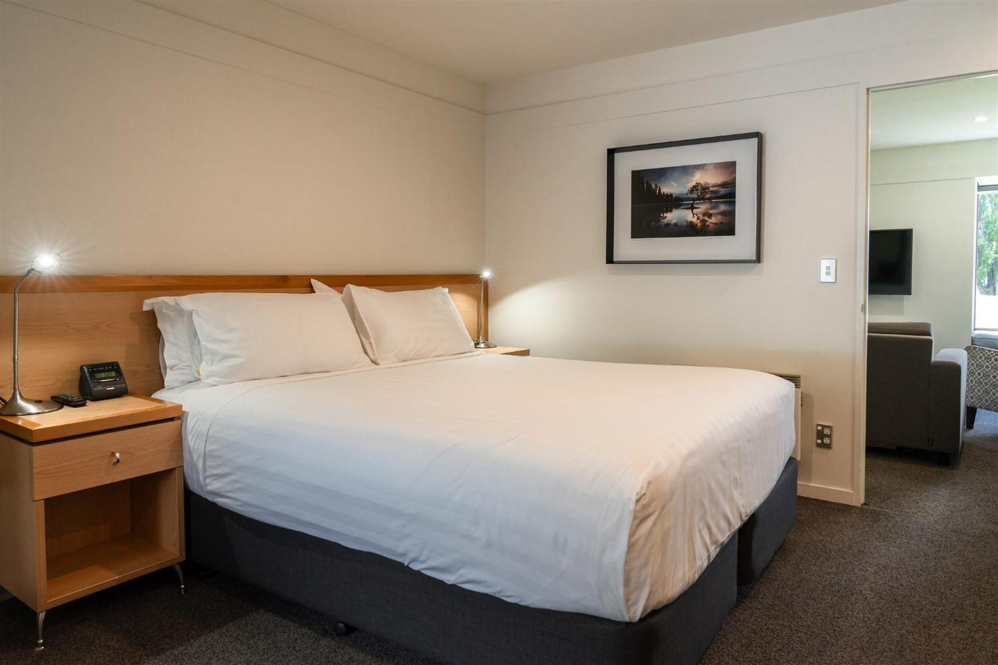 EDGEWATER HOTEL, WANAKA