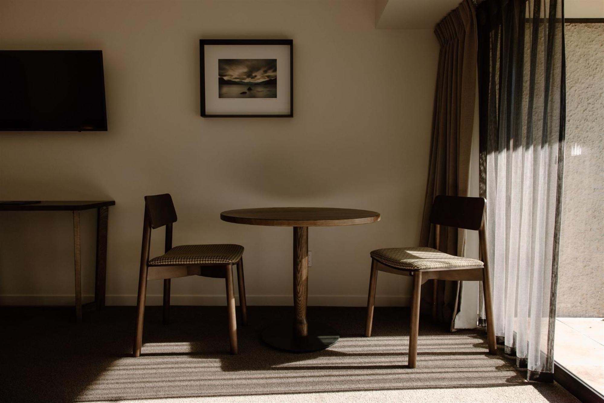 EDGEWATER HOTEL, WANAKA