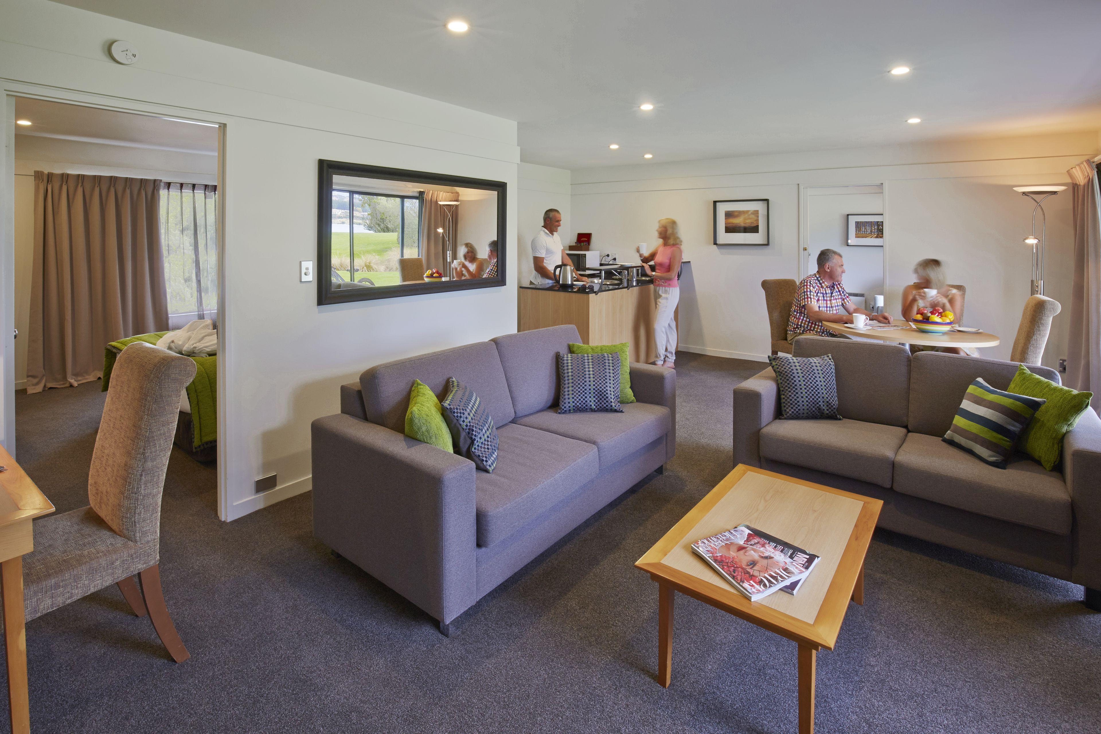 EDGEWATER HOTEL, WANAKA